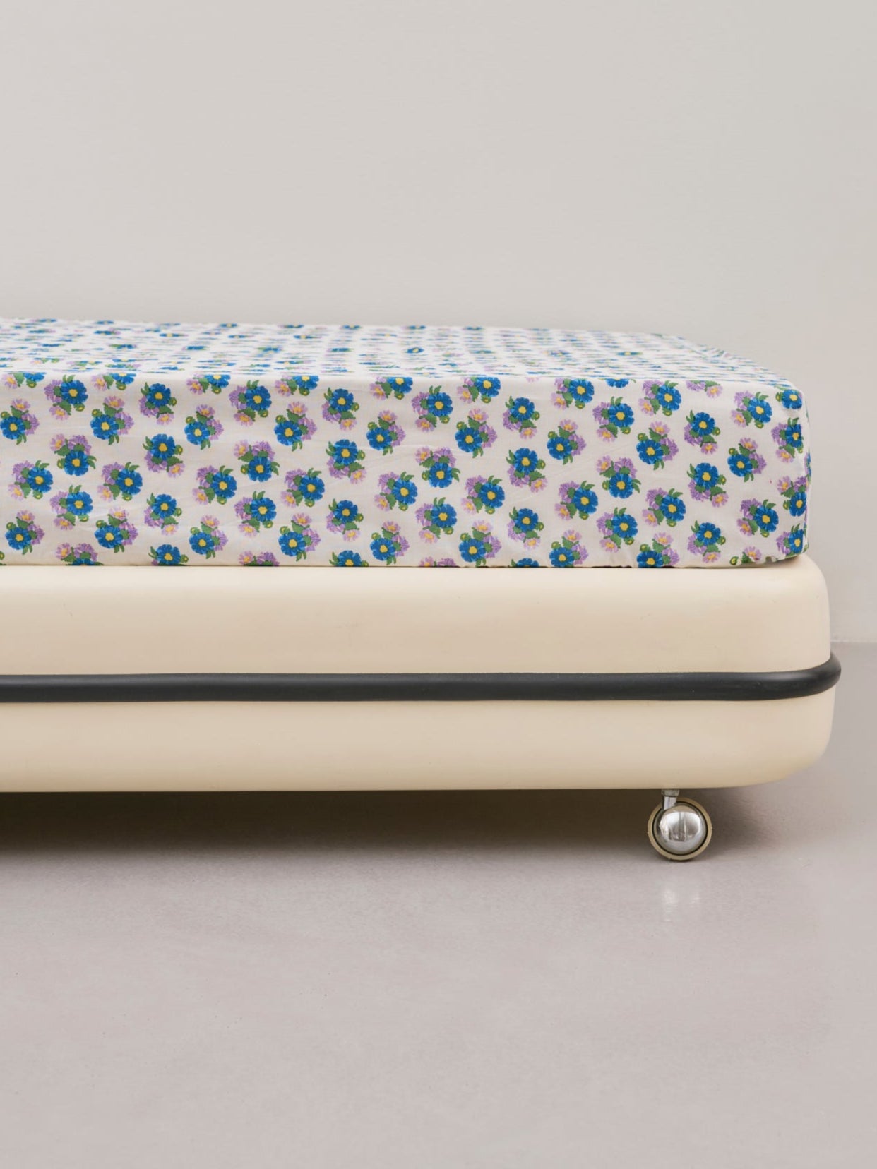 Fitted sheet Iris Purple - Lucas du Tertre